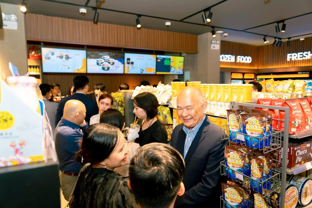 Korean Convenience Brand ‘E-Mart24’ Opens First of 100 Planned Stores in Cambodia with Ambitious ...